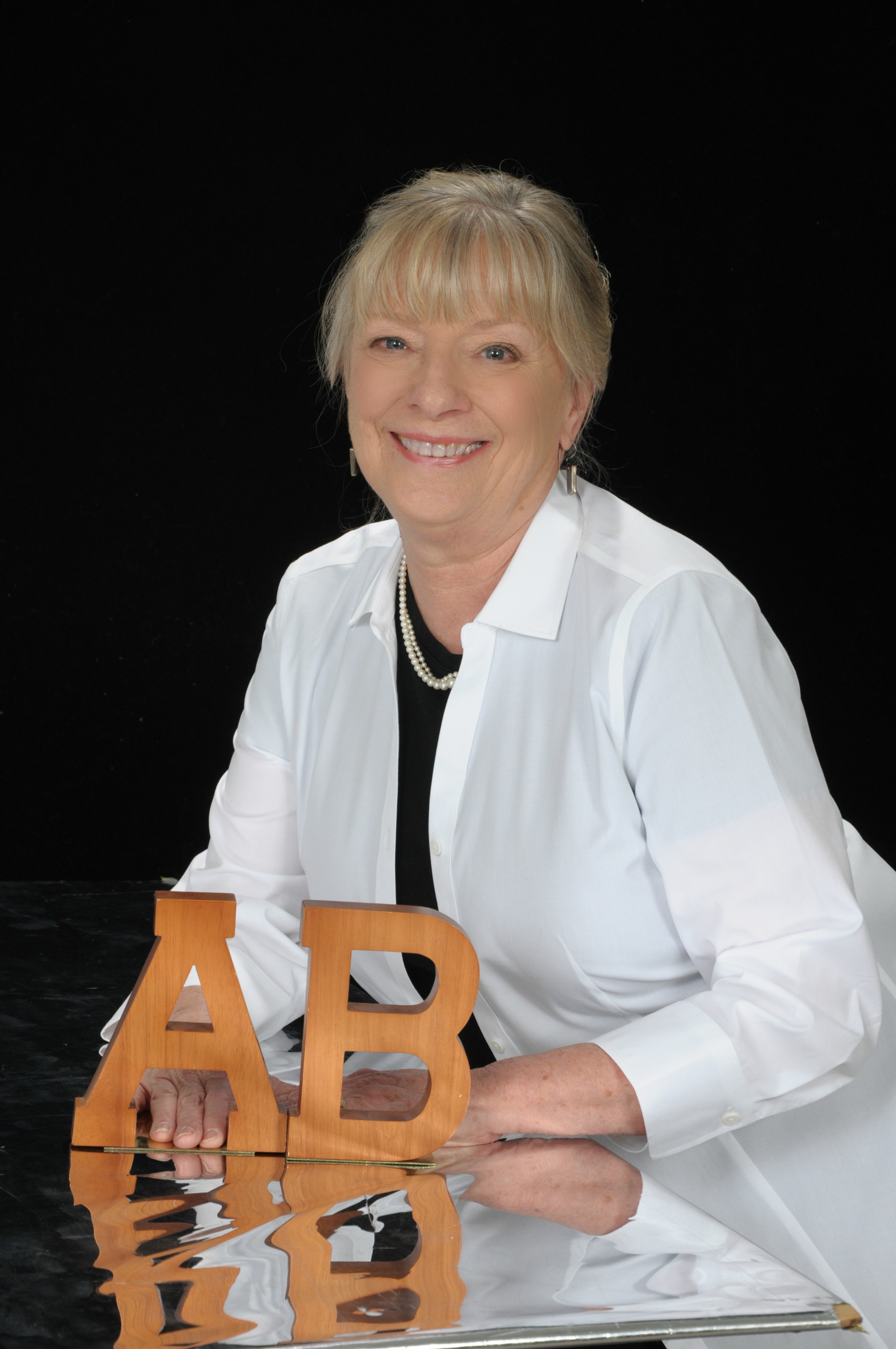 Anne Brandt Author
